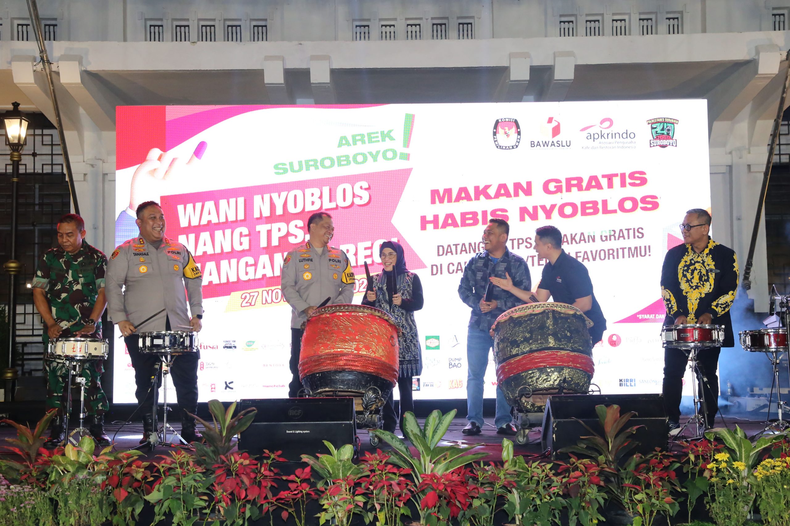 Pilkada Surabaya, "Wani Nyoblos Kotak Kosong Nang TPS, Mangan Wareg ...